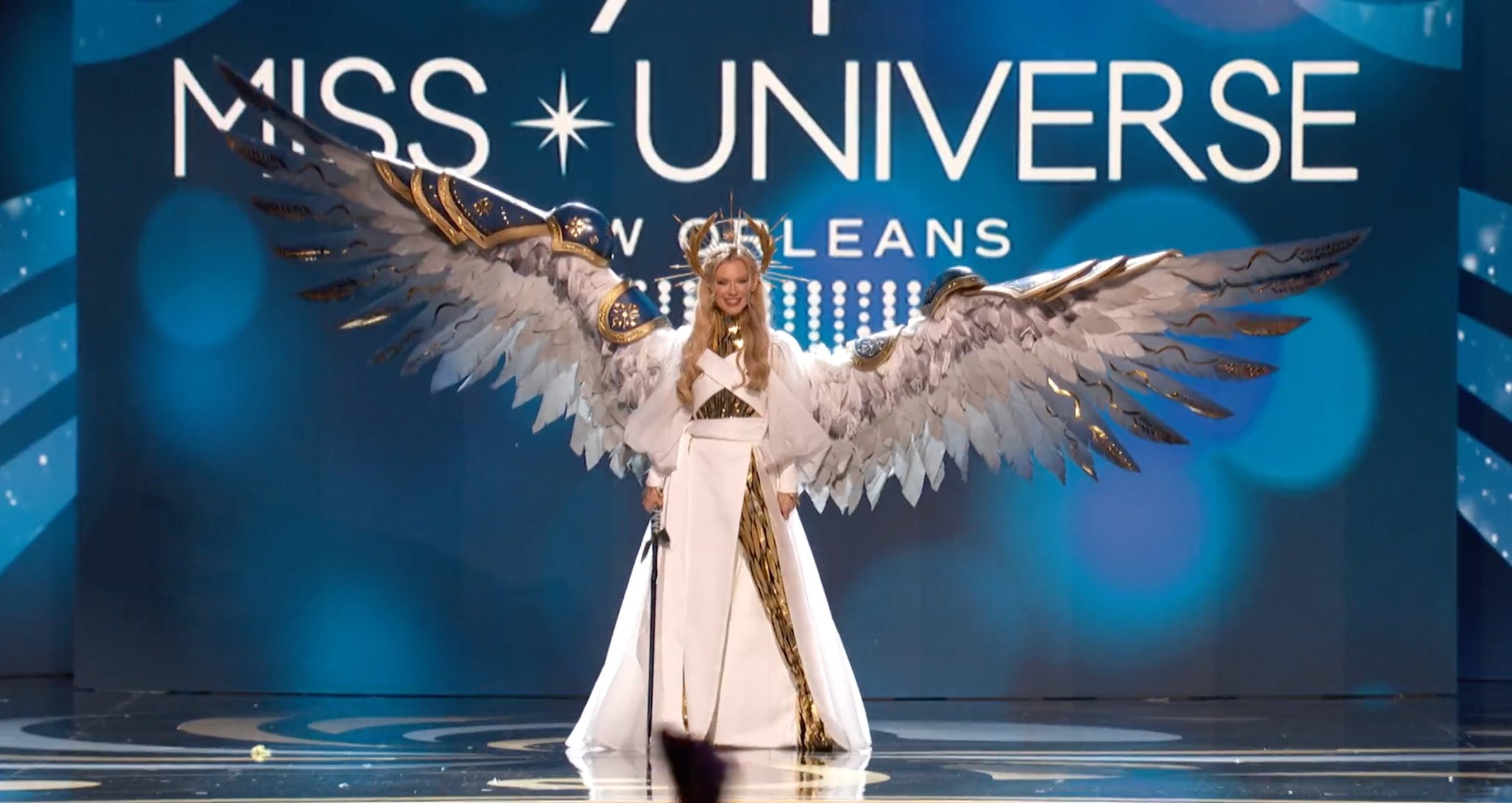 Video Ukraine s Miss Universe Viktoria Apanasenko Entry Dresses As