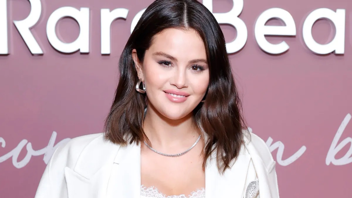 Selena Gomez responds to her relationship with John F. Kennedy's grandson!