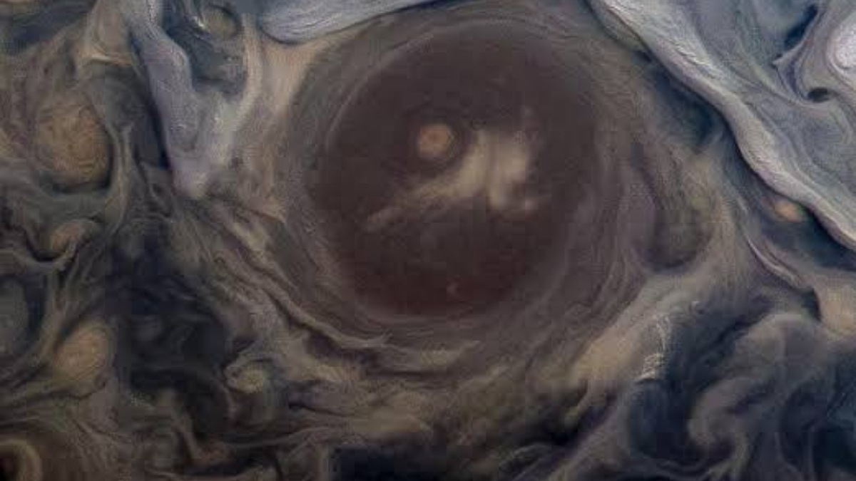 NASA's Juno's Epic Snapshot of Storms Sets the Internet Ablaze