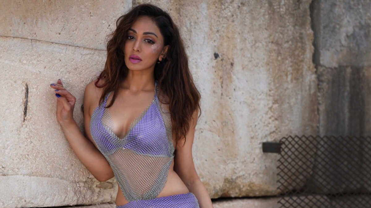 Actress Khushali Kumar slays in her Bikini photoshoot in Goa